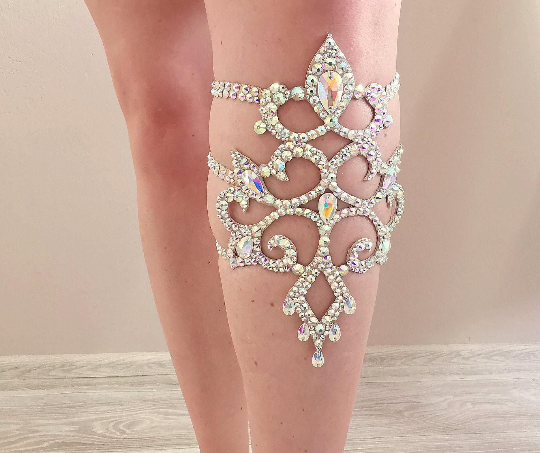 Leg jewelry, elastic | Online shop Alina Dance Jewelry